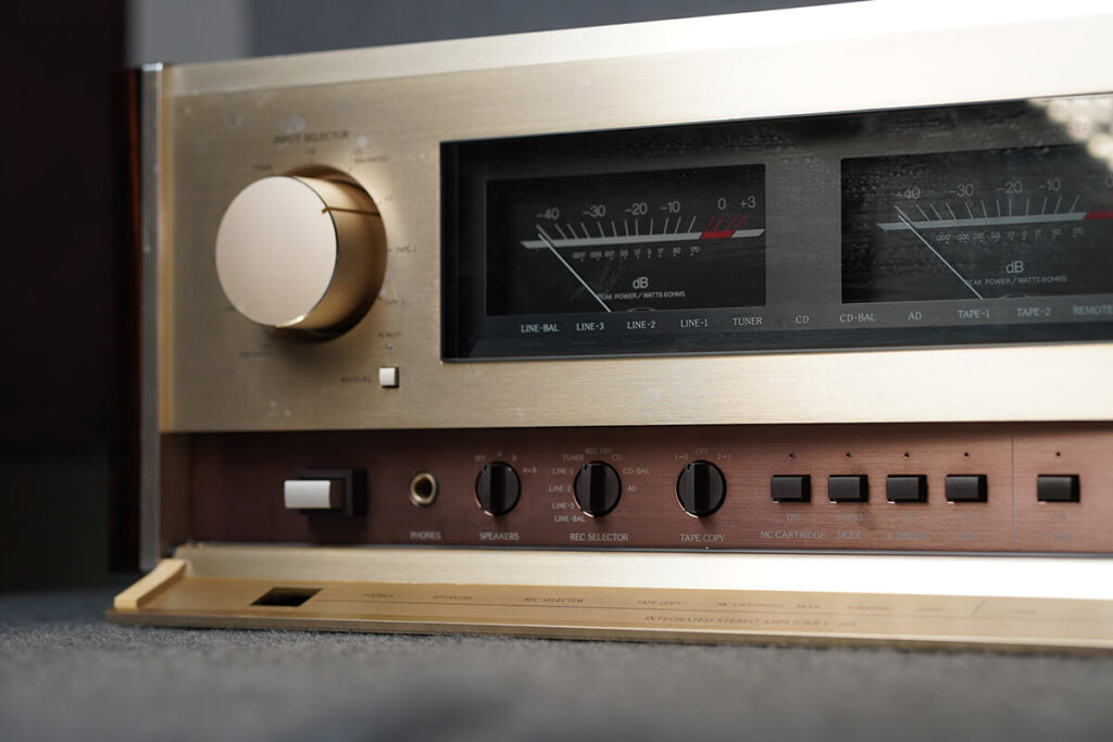 [SOLD] Accuphase E405 Integrated Stereo Amplifier – Happy Ears Malaysia